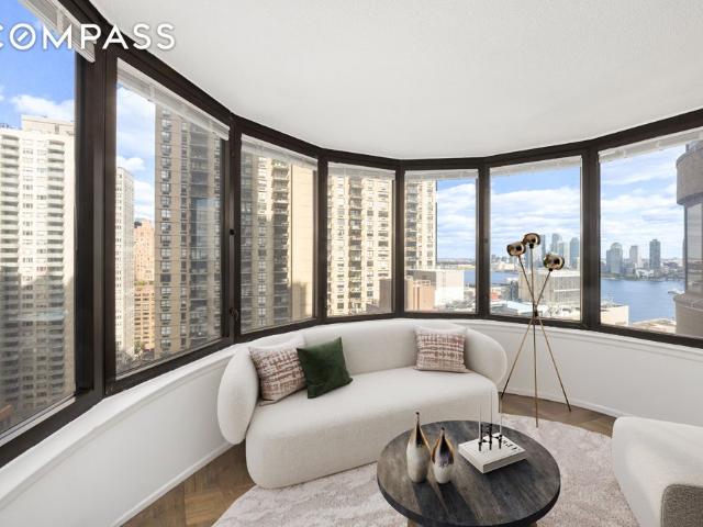 330 East 38th Street, New York, NY