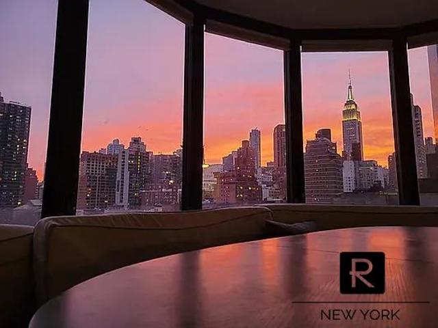 330 East 38th Street, New York, NY