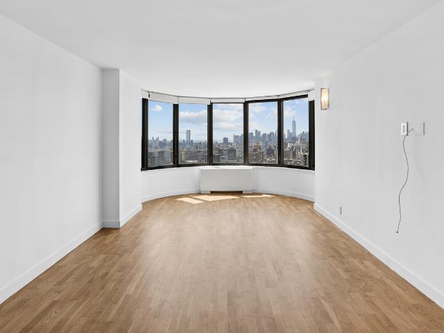 330 East 38th Street, New York, NY