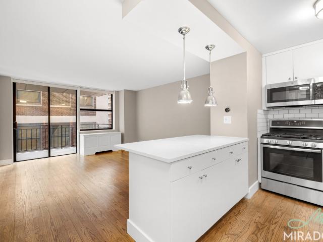 330 East 39th Street, New York, NY