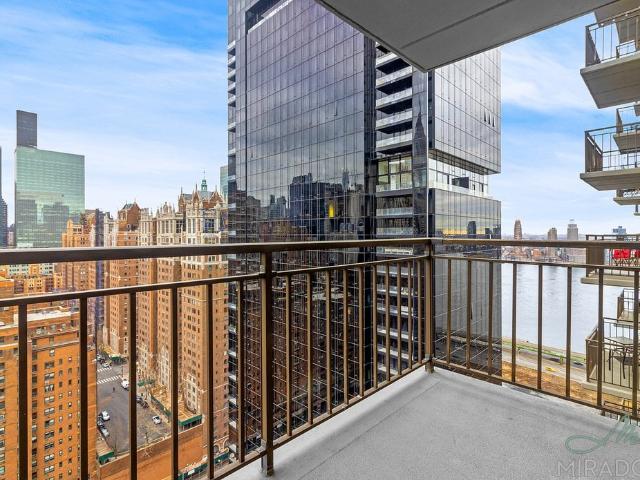 330 East 39th Street, New York, NY