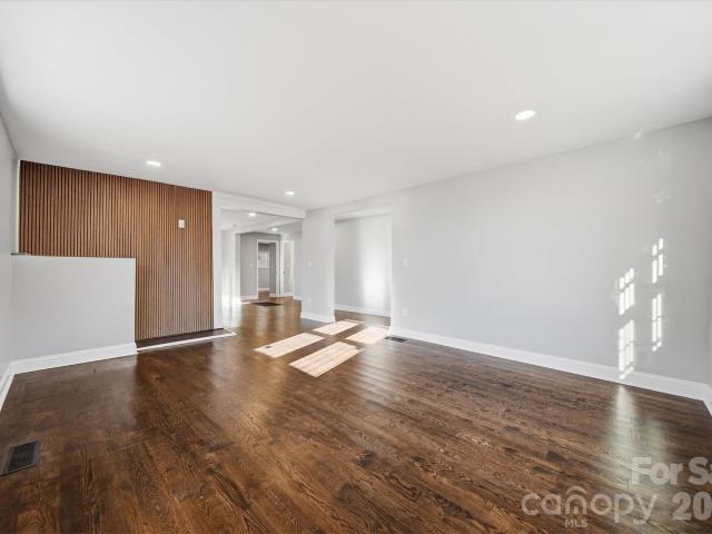 330 Harrington Street NW