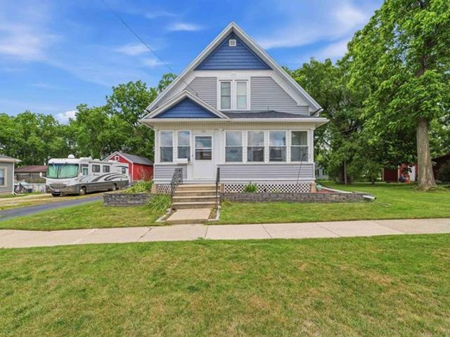 330 Jackson Ave, Omro, WI 54963