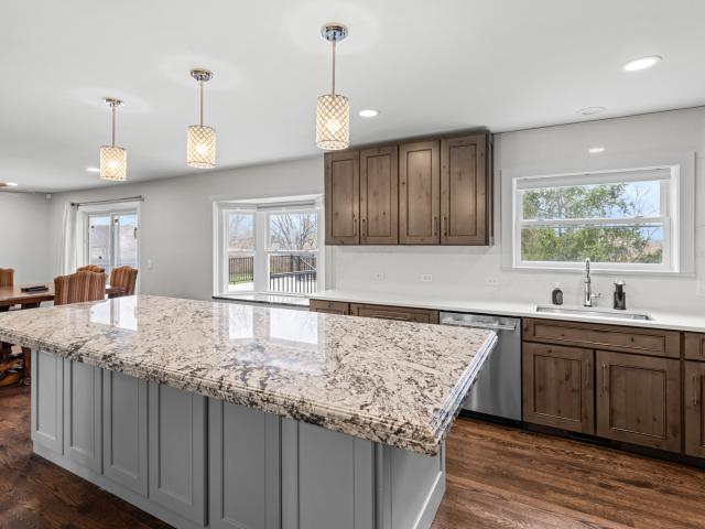 330 oak hill court