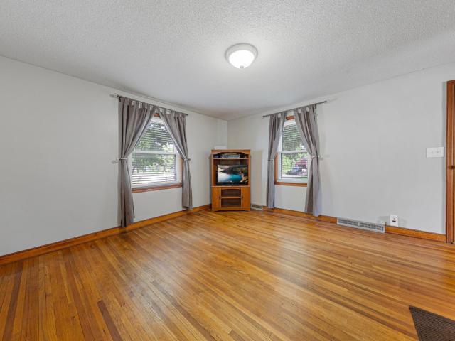 330 Lake Street W