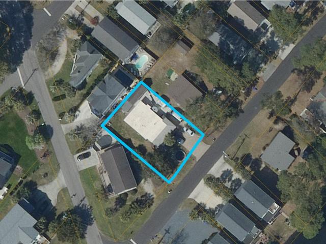 330 Lakeside Dr