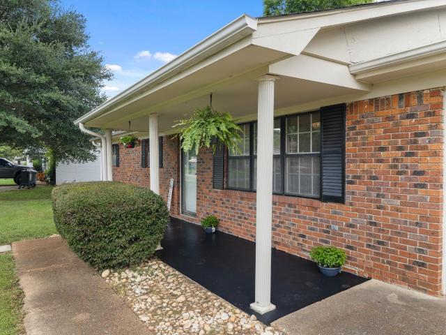 330 Leona Dr