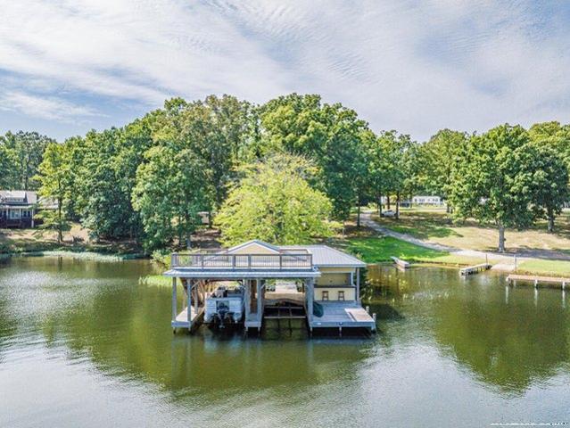330 Lynch Point Rd, Macon, NC 27551