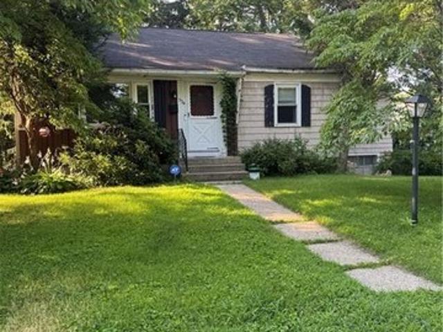 330 Manolla Ave, Warwick, RI 02888