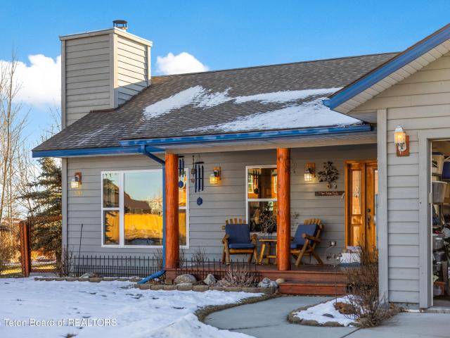 330 Meadowood St, Pinedale, WY 82941 | MLS #25 2963 | Compass
