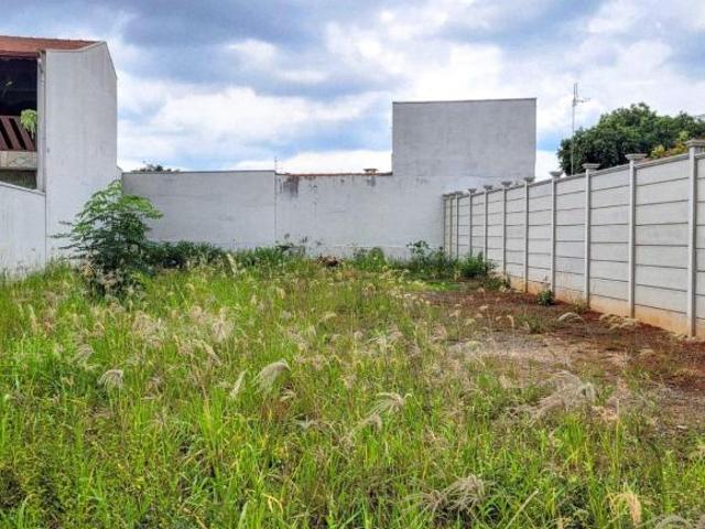 330 mil! Terreno 300m², plano pronto para construir