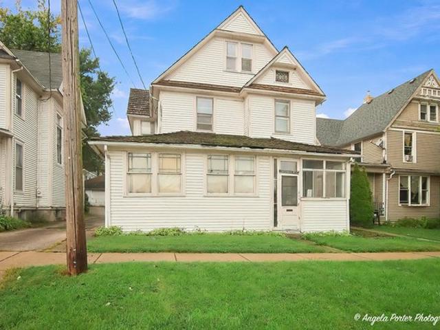 330 N County St, Waukegan, IL 60085
