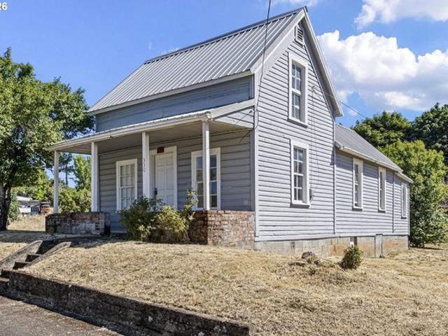 330 NE 1st St, Oakland, OR 97462