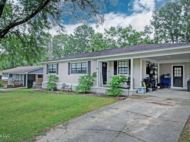 330 S Fox Hall Rd, Pearl, MS 39208