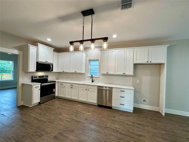 330 Shady Bluff Dr