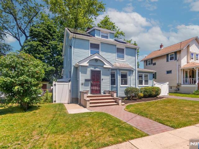 330 Simons Avenue