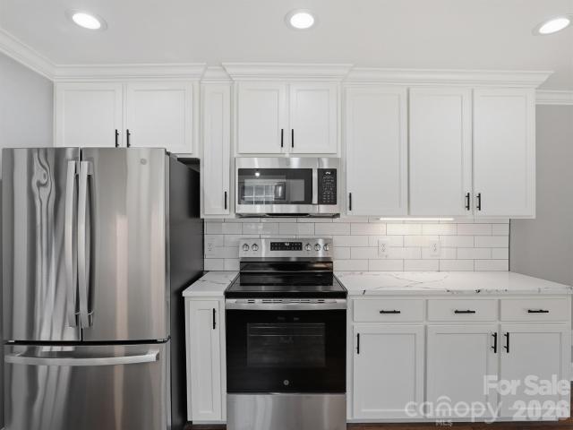 330 Skyview Drive
