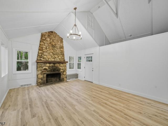 330 Springbrook Trl
