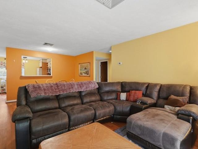 330 Sunderland Rd Unit 7, Worcester, MA 01604