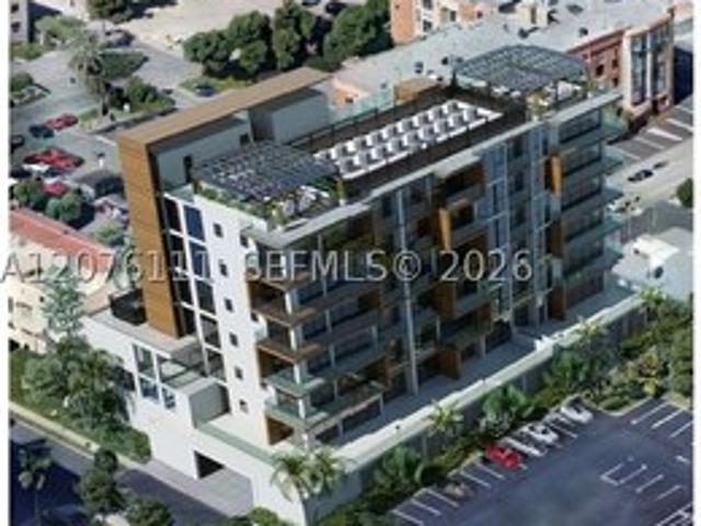 330 Sunset Dr, Pompano Beach, FL 33062