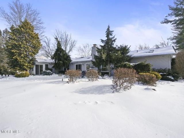 330 Plymouth Dr, Freehold, NJ 07728