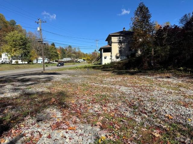 330 Robert C Byrd Dr, Sophia, WV 25921