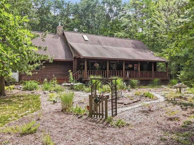 330 Rasho Rd, Traverse City, MI 49696