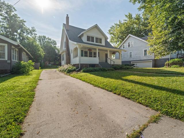 330 W 9th Street S