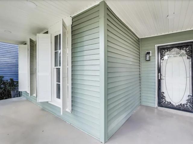 330 W 9th Street