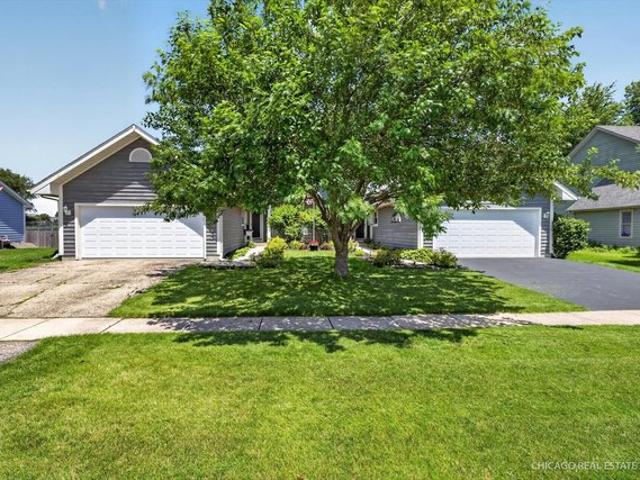 330 W Amie Ave, Hinckley, IL 60520