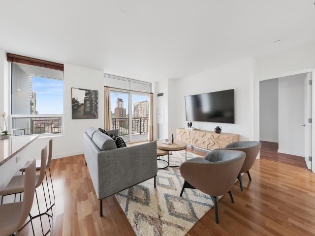 330 W GRAND Avenue # 1403