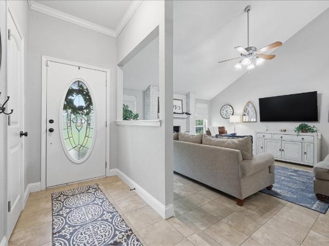 330 W Pineshadows Drive