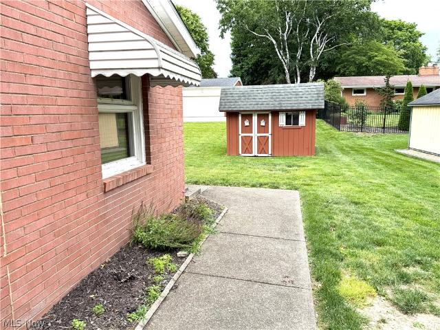 330 Weber Avenue NE
