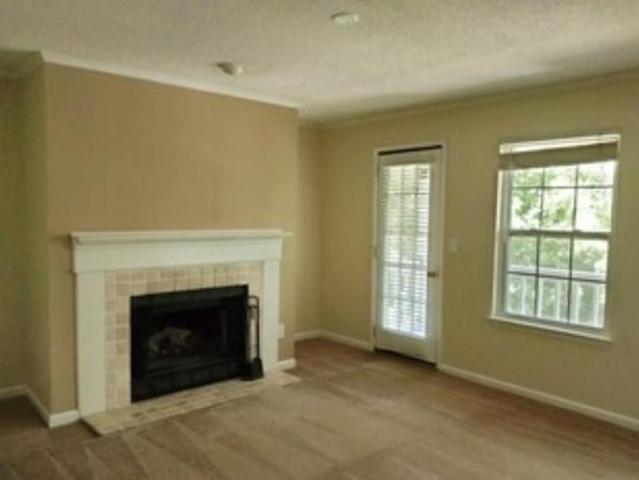 330 Teal Ct, Roswell, GA 30076
