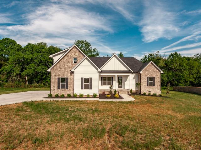 330 Thoroughbred Ln