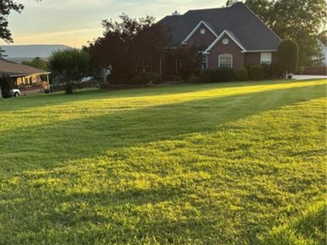 330 Treaty Line Dr, Russellville, AR 72802
