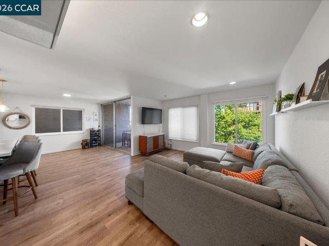 330 Vernon St, Unit 207, Oakland, CA 94610 | MLS #41130 | Compass