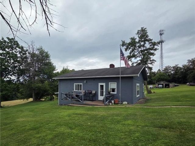 330 Young Ln, Saint Clairsville, OH 43950