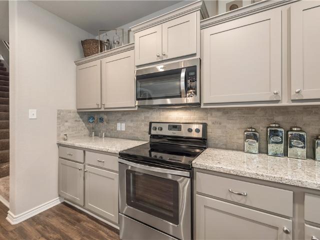 3314 Papa Bear Dr, College Station, TX 77845 | MLS #26000