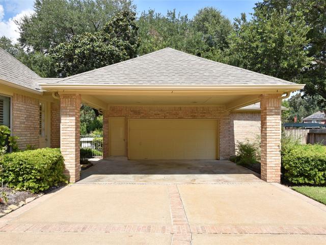 3315 Meadowside Drive