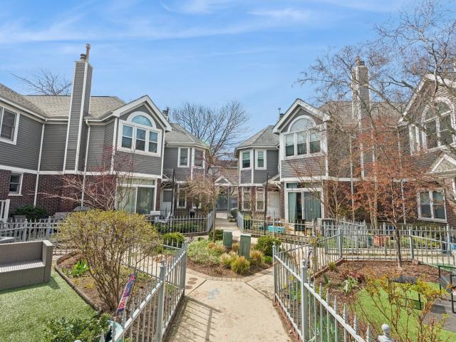 3315 N Racine Ave, Unit D, Chicago, IL 60657 | MLS #12618 | Compass