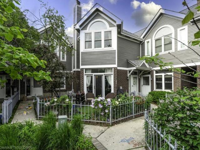 3315 N RACINE Avenue, E, Chicago, IL 60657