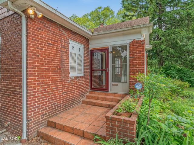 3315 Bellevue St