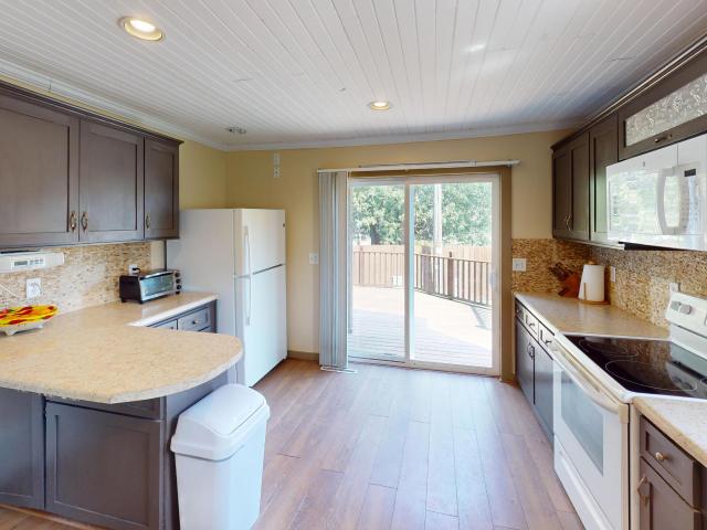 3315 Cedar Heights Dr