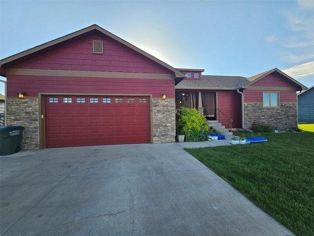 3315 Gary Ave, Dodge City, KS 67801