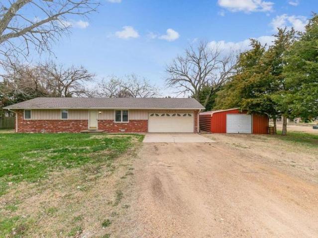 3315 Sycamore Rd, Hutchinson, KS 67502 642903835