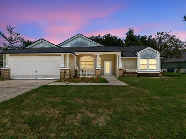 3315 Silverpond Dr, Plant City, FL 33566