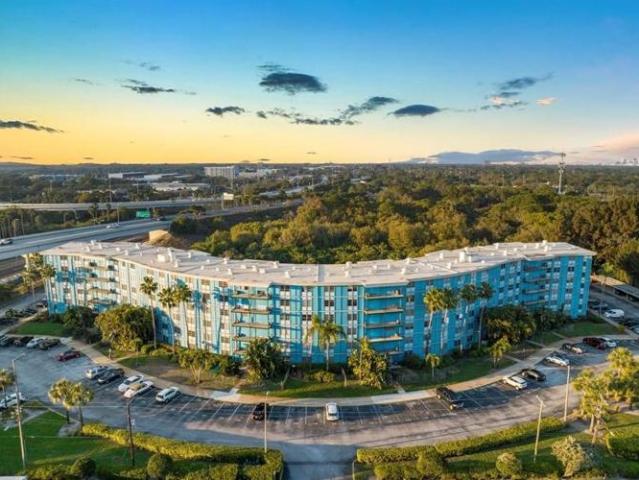 3315 58th Ave S #211, Saint Petersburg, FL 33712
