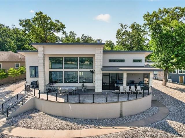 33166 Lakeview Dr, Sunrise Beach, MO 65079