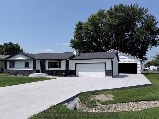 3316 N Homestead Dr, Grand Island, NE 68803